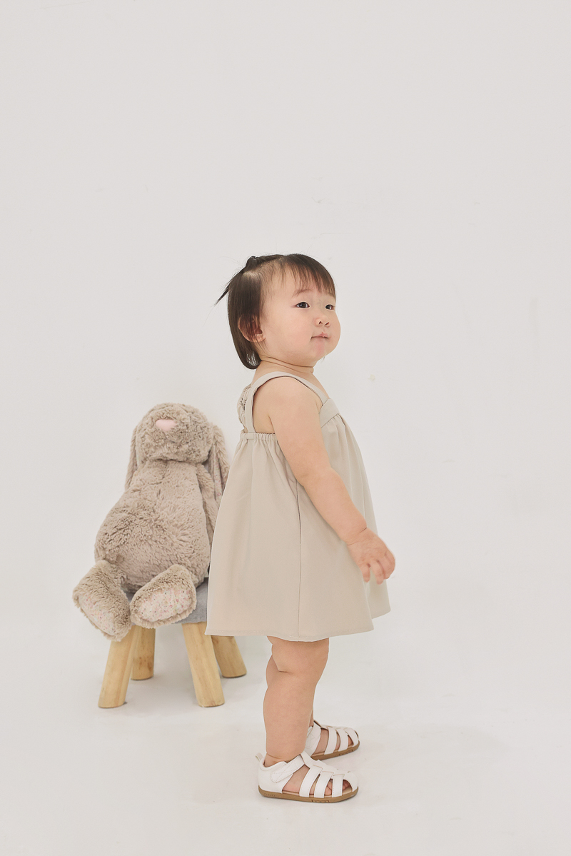 RHEA CROSS-BACK TENT DRESS (TAPIOCA) - MINI GIRL | Lovet