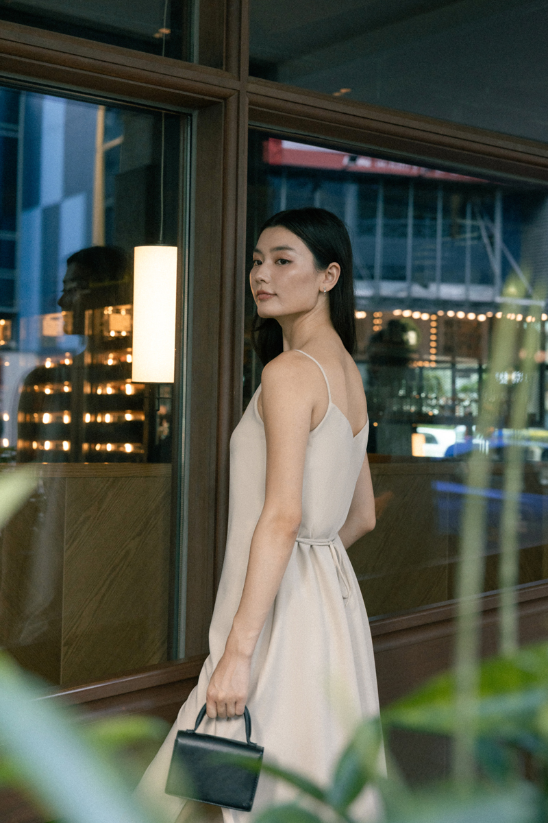 MARLA REVERSIBLE PADDED TIE-BACK MIDAXI TENT DRESS (CLAY) | Lovet