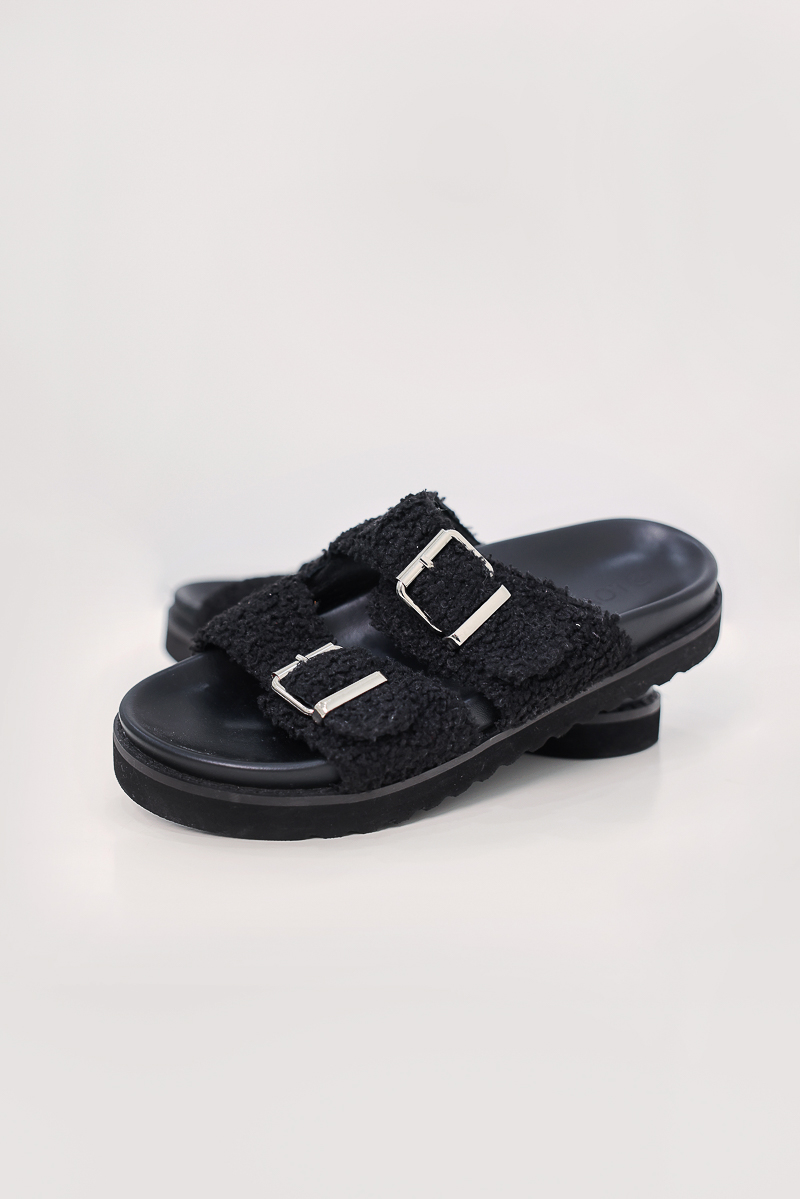 MILLY FURRY BUCKLE SANDALS (BLACK) | Lovet