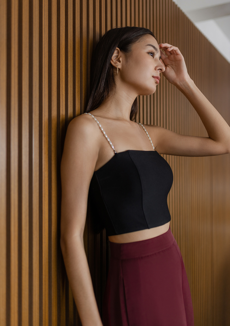 GIANNA PEARL PADDED CROP TOP (BLACK) | Lovet